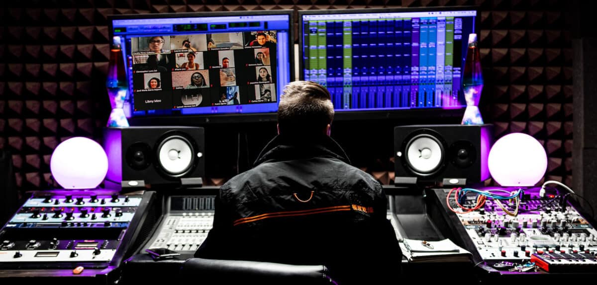 Qu’est-ce qu'un studio live streaming | Studio Webcast Paris